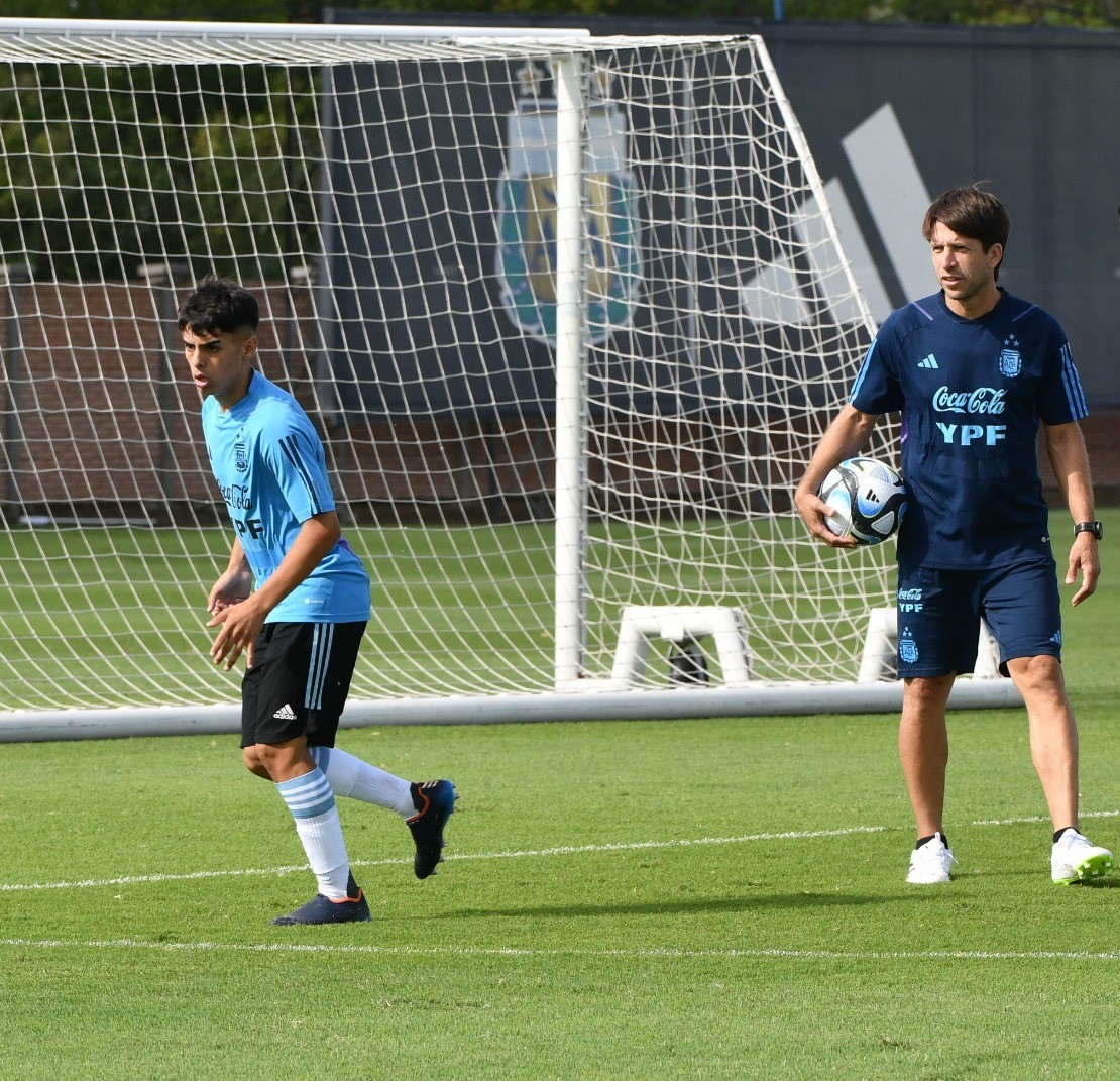 CINCO GRANATES A LAS SELECCIONES JUVENILES DE ARGENTINA - Sitio oficial ...
